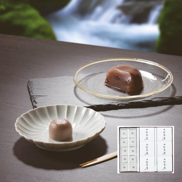 【発売日：2026年03月01日】定番「山田屋まんじゅう」は十勝産小豆を使用し、丹念に練り上げた口どけなめらかなまんじゅう。その自慢のこし餡を使い、さっぱりとした味わいの「水羊羹」との詰合せ