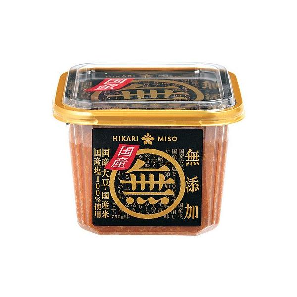 国産原料の大豆・米・食塩を使用し、じっくりと熟成させました。芳醇な香りと大豆の旨味、米こうじの味が程よく調和した上品な味噌です。