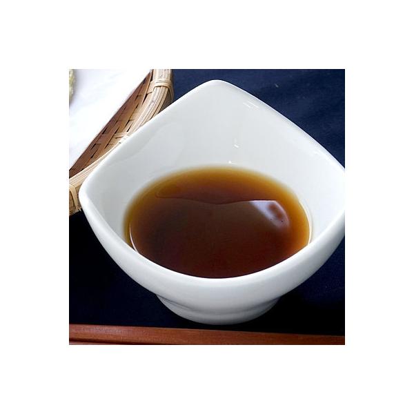 枕崎産鰹節、利尻昆布等こだわりのだしを使用した4倍濃縮つゆです。めんつゆから煮物、様々な和風料理にお使いください。