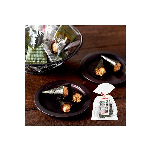 国産の海苔を巻寿司風に形作り、国産大豆を使った乾燥納豆とあられを詰めたおつまみあられです。