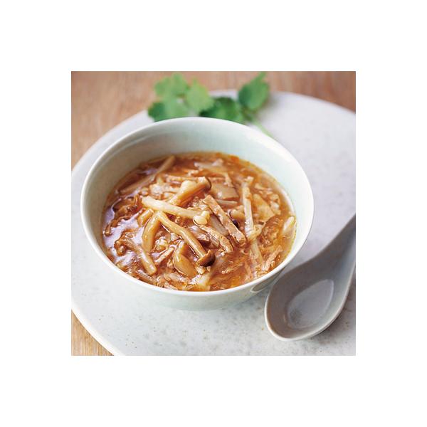 国産豚もも肉、たけのこ、ぶなしめじ、えのきなどの具材を、貝柱だしを使用したスープで煮込み、海鮮の風味豊かな酸辣湯に仕上げました。