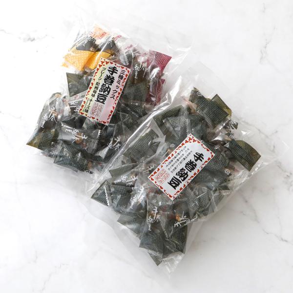 【発売日：2024年07月04日】手巻き寿司風に巻いたのりの中に乾燥納豆とあられをつめた納豆通の逸品。人気の手巻納豆のプレーン１袋と、３種詰合せ１袋のセットです。