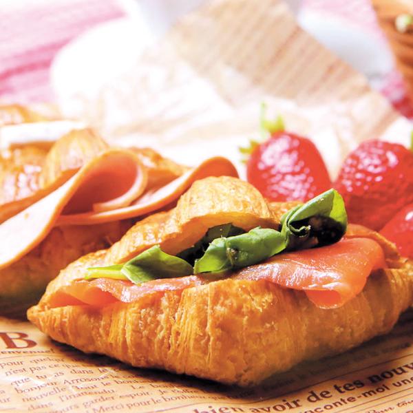 【発売日：2024年07月04日】ミニクロワッサン６５個