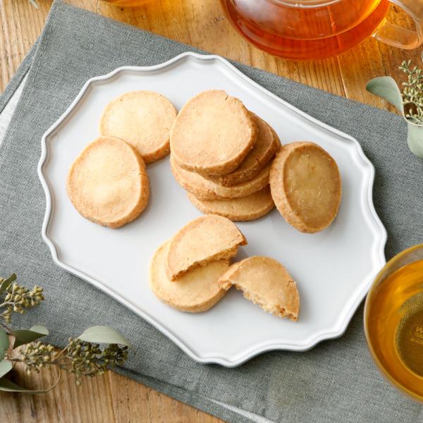 【発売日：2024年07月04日】発酵バターの芳醇な香りと、サクサクほろほろとした食感をお楽しみいただけます。紅茶と合わせてどうぞ。