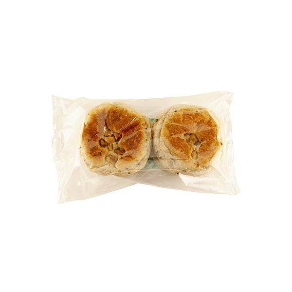 くるみとプチプチ食感の雑穀をもっちりとした生地に練り込みました。温めるとより一層、雑穀の香ばしい香りが広がります。＿