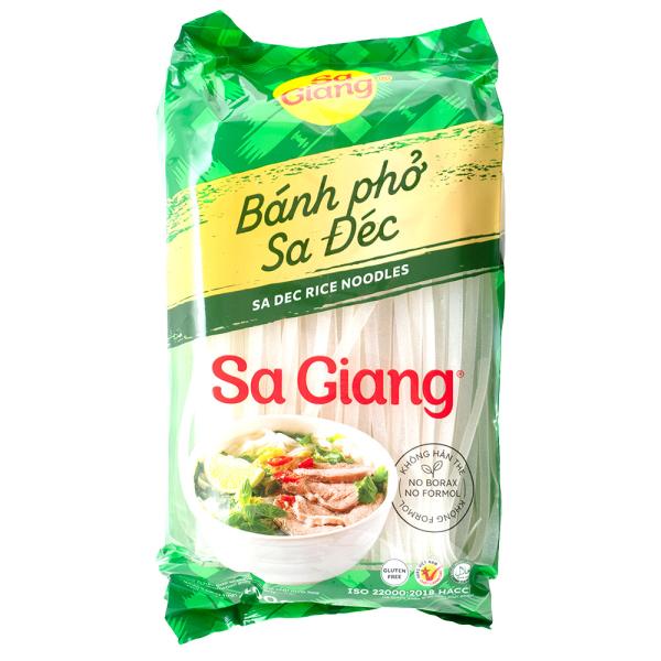 【発売日：2024年07月04日】平たいタイプのライスヌードルです。鶏ガラや牛だしのスープに合わせたり、炒め物などにおすすめです。