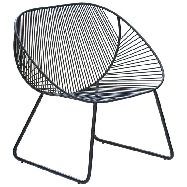 細めなワイヤークラフトがおしゃれなラウンジチェア。カラーはゴールド、ブラックの2色展開。