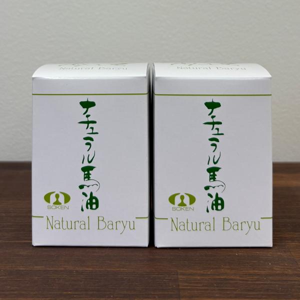 お風呂に入る20分くらい前に、手足、顔、頭皮などにすり込んでください。乾燥肌の部分には特によくすり込んでください。水仕事の多い方は、水仕事の前にご使用ください。肌荒れを防ぎます。本品は低温で抽出してありますから体温で溶解して肌に馴染み潤いの...