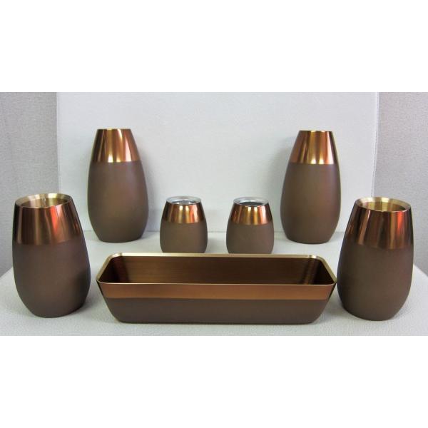 ＊柔らかな優しい曲線＊落ち着きのある肌さわりときらっと光る光沢感＊小さめのサイズなので仏具を飾るスペースが限られている仏壇におすすめです【4.3寸サイズ】7点セット；花立　高13cm X 径7.1cm /　灯立て　高9cm X 径5.7cm...
