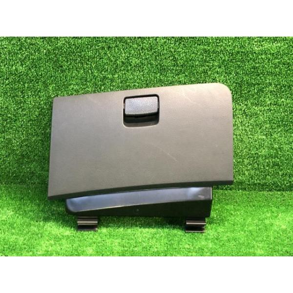 **** 商品説明を必ずご確認ください ****部品管理番号：230107000170210メーカー純正品番：73410-72M00-P4Z部品名：グローブBOX部品区分：リサイクル品車名：ワゴンＲ車両タイプ名：5ドアハッチバック通称型式：...