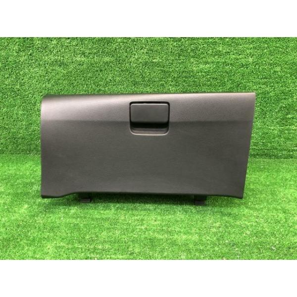 **** 商品説明を必ずご確認ください ****部品管理番号：230306000870210メーカー純正品番：77500-T5A-J01ZA部品名：グローブBOX部品区分：リサイクル品車名：フィット車両タイプ名：5ドアハッチバック通称型式：...