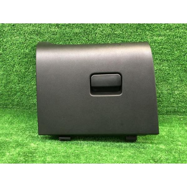 **** 商品説明を必ずご確認ください ****部品管理番号：230406000270210メーカー純正品番：29310-6A00L部品名：グローブBOX部品区分：リサイクル品車名：デイズルークス車両タイプ名：5ドアハッチバック通称型式：T...