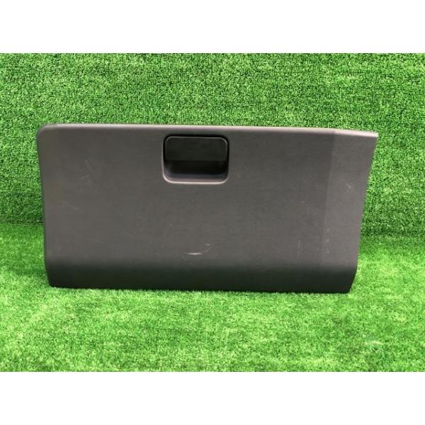 **** 商品説明を必ずご確認ください ****部品管理番号：230419000170210部品名：グローブBOX部品区分：リサイクル品車名：デリカＤ5車両タイプ名：5DBOXワゴン通称型式：CV4WLTHH認定型式：DBA-CV4W年式：...