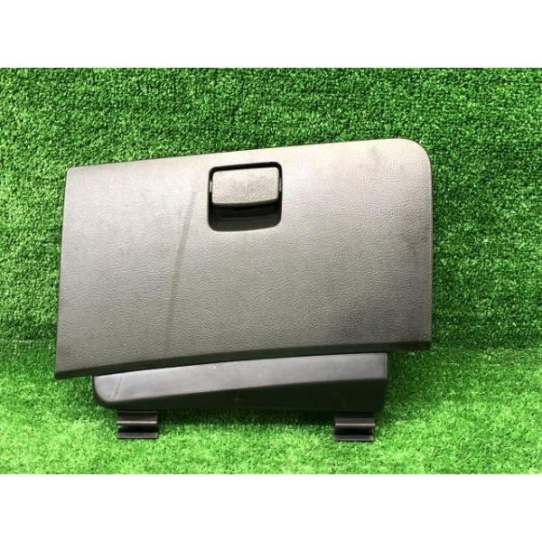 **** 商品説明を必ずご確認ください ****部品管理番号：230511000770210メーカー純正品番：73410-72M00-P4Z部品名：グローブBOX部品区分：リサイクル品車名：ワゴンＲ車両タイプ名：5ドアハッチバック通称型式：...