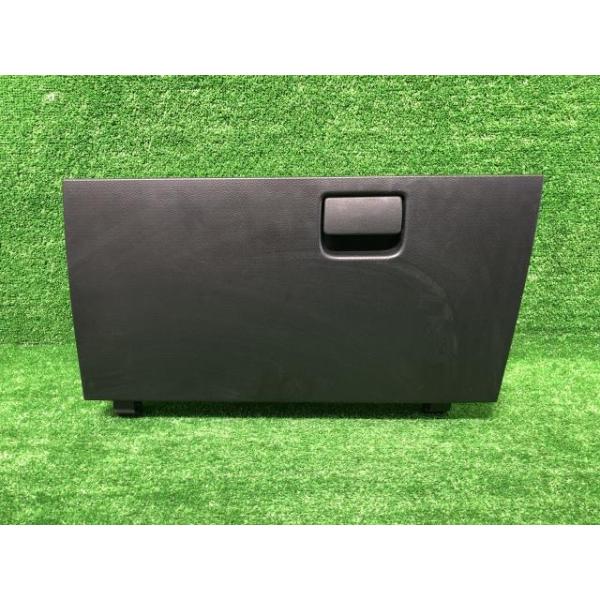 **** 商品説明を必ずご確認ください ****部品管理番号：230629000370210メーカー純正品番：55550-B1100-C0部品名：グローブBOX部品区分：リサイクル品車名：トール車両タイプ名：5ドアハッチバック通称型式：M9...