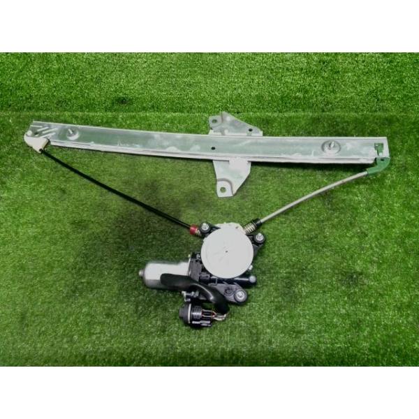 **** 商品説明を必ずご確認ください ****部品管理番号：251209000313120メーカー純正品番：85710-B2011部品名：右Fドアレギュレータ・モーター部品区分：リサイクル品車名：ムーヴ車両タイプ名：5ドアハッチバック通称...