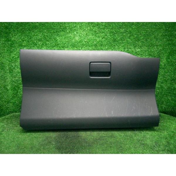 **** 商品説明を必ずご確認ください ****部品管理番号：260603000570210メーカー純正品番：55550-12421-B0部品名：グローブBOX部品区分：リサイクル品車名：オーリス車両タイプ名：5ドアハッチバック通称型式：N...