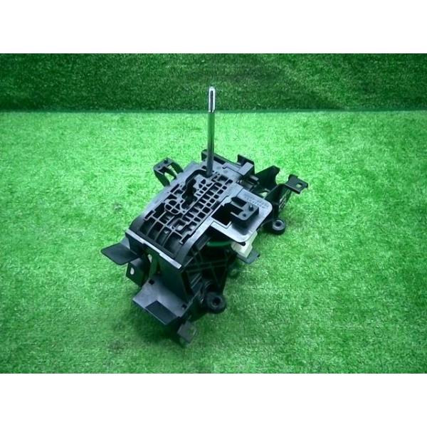 **** 商品説明を必ずご確認ください ****部品管理番号：AE--------37850メーカー純正品番：33550-20A21部品名：シフトレバー部品区分：リサイクル品管理品番：15363971車名：プレミオ車両タイプ名：4ドアセダン...