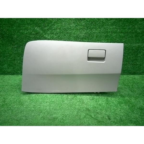 **** 商品説明を必ずご確認ください ****部品管理番号：AE--------79903メーカー純正品番：55550-20240-E0部品名：グローブボックス部品メーカー品番：5555-20220メーカー代替品番：55550-20240...