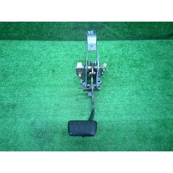 **** 商品説明を必ずご確認ください ****部品管理番号：AQ--------79907メーカー純正品番：47110-42160部品名：ブレーキペダル部品区分：リサイクル品車名：ヴァンガード車両タイプ名：5DJワゴン通称型式：ACA33...