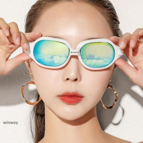 ■ 品名：スイムゴーグル■ 素材：アイカップ：PC鼻ベルト・ベルト・クッション：シリコン ベルトアジャスター：シリコン ■ カラー：全3色■ サイズ：F(サイズ調整可能)■ くもり止め機能：○■ ベルト調整：○検索ワード：スイミングゴーグル...