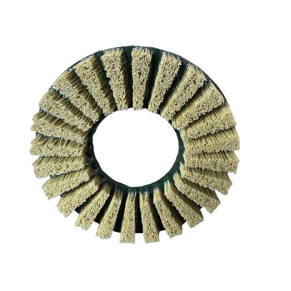 剥離作業前のワックスのドライ/ウェットの強研削、コーティング等の強研削、施設等のエフロ等の強研削にご使用頂けます。線径1.8の極太ダイヤモンドブラシでビルドアップされたワックスのドライ研削でワックスを粉塵化させる為、バキューム、ドライダスタ...