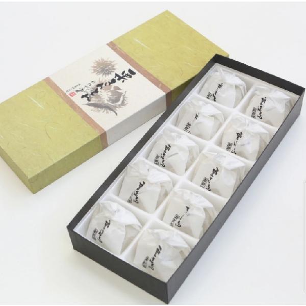 産地直送でお届け・新杵堂　栗きんとん10個送料無料です。（北海道・沖縄は別途）※離島へのお届けはできません。※お熨斗はおつけ出来ません。※他の商品と同梱は出来ません。※手渡し用にできません。※紙袋等おつけできません。栗と砂糖のみという極めて...