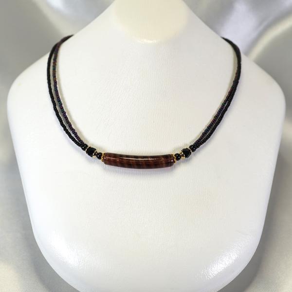 イタリア製　ベネチアングラスのチューブビーズのネックレス。シックで優しい色合いのどんなシーンにでも活躍する使い勝手の良いネックレスです。ネック部分の黒とパープルミックスの2連ビーズがさりげなくオシャレ。◎商品詳細イタリア製 ベネチアングラス...