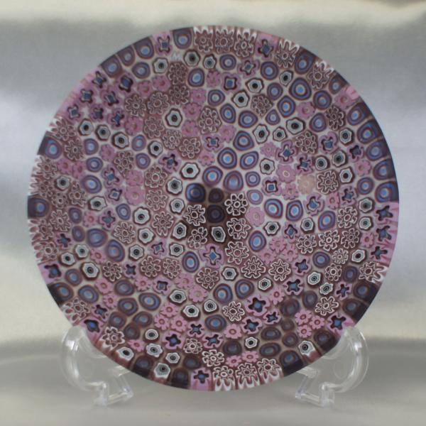 ※電子レンジ使用不可ベネチアングラスのミルフィオーリです。このお皿の製造方法・過程はベネチアン紀行・モレッティーの技の中に撮影されています。同じようですがベネチアングラスは1点1点微妙に違ってくることが、おわかりいただけると思います。ベネチ...