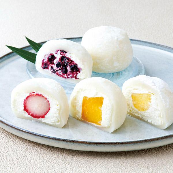 北海道産生クリームで冷凍果実を包んだ、生クリーム大福の詰合せ。セット内容：国産いちご・ブルーベリー・パイナップル・マンゴー×各2サイズ：縦140×横260×高さ60mm食品アレルギー特定原材料使用：乳,大豆,ゼラチン各種条件：簡易包装/冷凍...