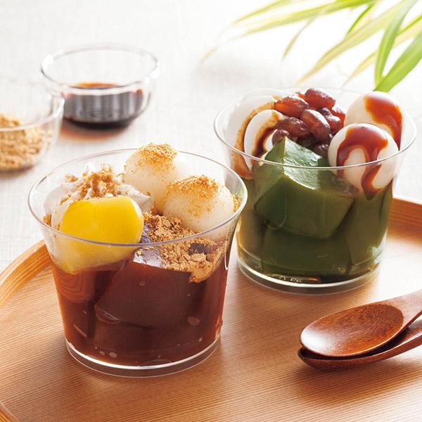 黒糖と抹茶2種類のわらび餅に白玉やホイップクリームなどをトッピングしたひんやり和スイーツ。セット内容：黒糖わらびぱふぇ(きな粉付)・抹茶わらびぱふぇ(黒蜜付)×各3サイズ：縦260×横170×高さ110mm食品アレルギー特定原材料使用：乳,...