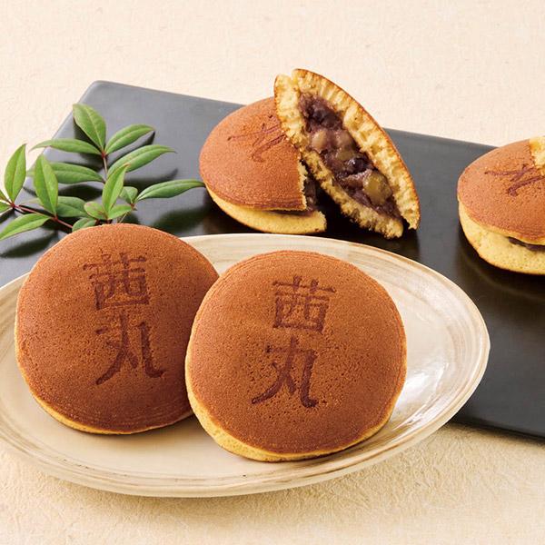 「茜丸」の看板商品の五色どらやきと、北海道製造の発酵バターを溶かし込んだ特製あんが特長のあんバターどらやき2種のセットです。セット内容：五色・あんバター×各5サイズ：縦320×横113×高さ60mm食品アレルギー特定原材料使用：乳,小麦,卵...