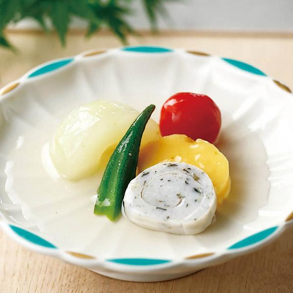 肉いなりや車麩など秘伝の出汁で味わう金沢名物おでんをお手軽にお楽しみください。セット内容：金澤夏おでん(加賀太胡瓜・おくら・トマト・南瓜白玉棒・金時草しんじょう湯葉巻・だしジュレ)×6、柚子胡椒×6サイズ：縦290×横170×高さ110mm...