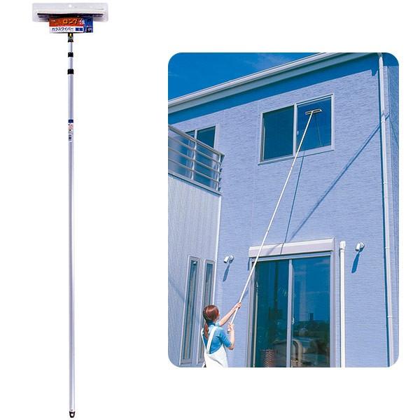 全長がなんと約4.6mのガラスワイパーです。吹き抜け・外窓など、高くて手の届かない場所の窓掃除にとても便利です。柄を外せばハンディタイプとして使うこともできます。水含みの良いスポンジ入り不織布で、こびりついた汚れをほぐしてしっかりと落としま...