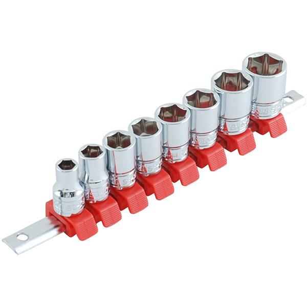 面接触加工でボルトの角に優しい設計です。差込角9.5mmのミリサイズ対応ソケット8個組セット。ソケットホルダー付き。新型ソケットホルダーを採用しました。ワンタッチ操作で簡単にソケットを取外せ、確実にソケットを取り付けられます。六角ボルト(ミ...