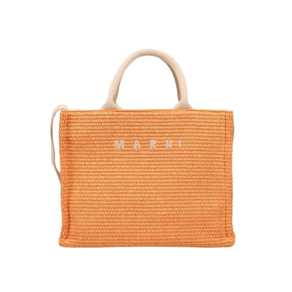 マルニ（MARNI）のトートバッグが、入荷しました。<br /><br />ラフィア生地に、ロゴ刺繍がワンポイントでデザインされています。内側にはファスナーポケットが1箇所あり、こまごまとしたものをまとめておくことが...