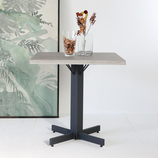 幅７0ｃｍ×奥行７0ｃｍ×高さ70ｃｍ・材質 天板表面モールテックス・構造材MDF・裏面ウレタン塗装仕上フレームアイアン／ブラックウレタン塗装仕上２色 モールテックス　BM68（ライトグレイ）　BM59（ダークグレイ）　　仕様 完成品本体・...