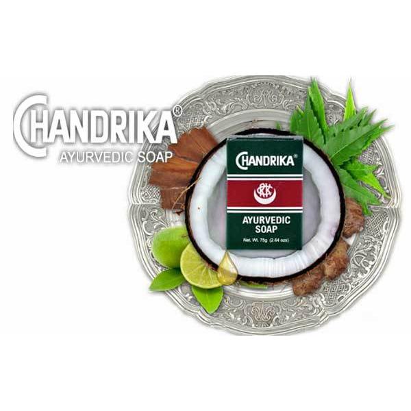 ※クリックポストにて配送可。日本語表記の販売名が”チャンデリカ　ハーバルソープ”となりました。半世紀以上に渡り世界中に愛用されている元祖アーユルヴェータソープ！１９４０年に最初のCHANDRIKAソープがつくられて以来、７０年以上に渡り動物...