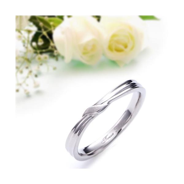 カーフをモチーフにした個性的でシンプルデザインのピンキーリング。スカーフデザインの中央部分は落ち着いた雰囲気を演出するつや消しのマット仕上げが施されます。他のアクセサリーを着けていても、存在感ばっちりなペピンキーリングです。リングサイズは1...