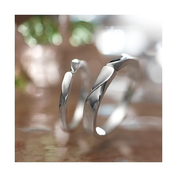 ２つのリングを合わせるとハートのデザインになるペアリング。「want to meet　ウォントトゥミート　あいたくて」は、想いを寄せるあの人に伝えたい気持ちが込められています。 素材シルバー925仕上げ鏡面サイズ男性用 幅2mmから4mm　...
