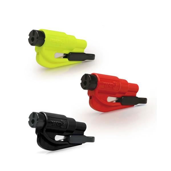 交通事故やゲリラ豪雨で冠水に浸水し車外へ脱出する場合、必要な緊急脱出ツール。キーホルダータイプの手のひらサイズで18gと軽量のため、女性でも使用しやすくなっています。鍵に取り付けておけば突然の危機的状況も回避できます。万が一のための、場所を...