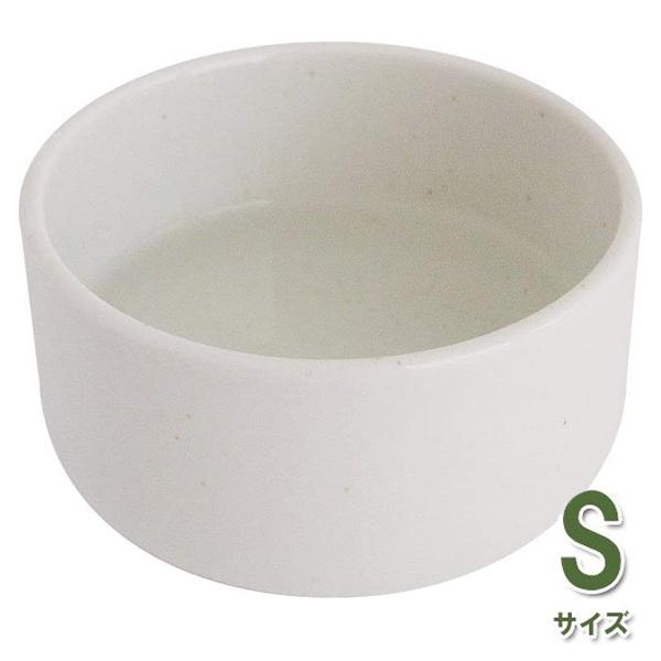 ヘルスウォーター ボウル（Sサイズ）は、ワンちゃん・ネコちゃん用の陶器製水飲みボウルです。家族の一員であるペットがより好んでお水を飲んでくれるように試行錯誤して開発されました。天然素材独特の深い色味が魅力的な器は、2億8千万年前の地層から産...