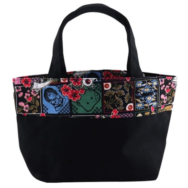 ゲゲゲの鬼太郎の和柄のトートバッグです☆彡ちょっとしたお出かけや、ランチトートにぴったりですよ☆彡 お弁当箱・ペットボトルを入れても余裕があります♪♪【サイズ】約W300×H170(まち約110mm)【素材】綿100%日本製