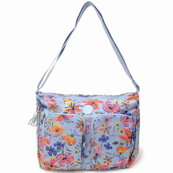 【カラー】ワイルドフラワー【素材】ナイロン   【サイズ】 （約）縦27cm×横39cm×マチ15cm、ショルダー長さ73cm〜141cm、重さ350g   【スペック】 [開閉方法] ファスナー式開閉 [内側] ファスナーポケット×1、オ...