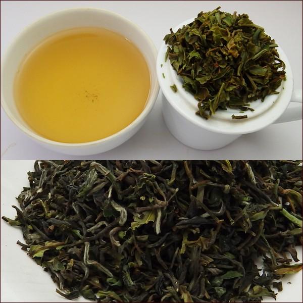 当店ではお馴染みのテューザム茶園・サングマ茶園の西側に位置するシーヨック（Seeyok）茶園の春摘みです。茶葉は大きめで緑がかっています。水色（すいしょく）は、淡いオレンジ色で、爽やかな香りが広がります。緑茶を思わせるさっぱりとした渋みとフ...