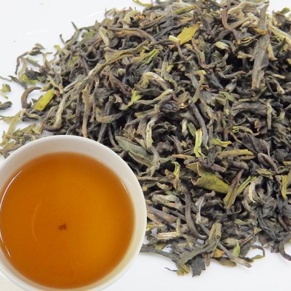 タルボ茶園は、ダージリンの名園として有名なキャッスルトン茶園やマーガレッツホープ茶園と同じグッドリックという大手茶業会社のグループの茶園です。茶葉は嵩が大きくしっかりしています。水色は明るいオレンジ色で、ハーブにも似た爽やかな香りです。すっ...