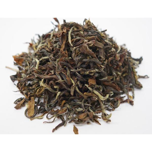 水色（すいしょく）はオレンジ色で、茶葉は大きく、シルバーチップが含まれています。やさしいコクと深い味わいで、とろみを感じます。口いっぱいに広がる優雅でフラワリーな香りは、いつまでも上品な余韻を残す、印象的な紅茶です。★こちらの商品は【S3】...