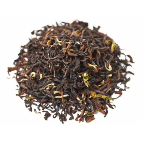 しっかりと捻られている茶葉の水色（すいしょく）はオレンジ色です。やさしい香りと程よいコクがありほんのり甘みも感じます。冷めても渋みが強くならないため、アイスティーにしてもおいしくいただけます。★こちらの商品は【S3】サイズ※かさがあるため、...