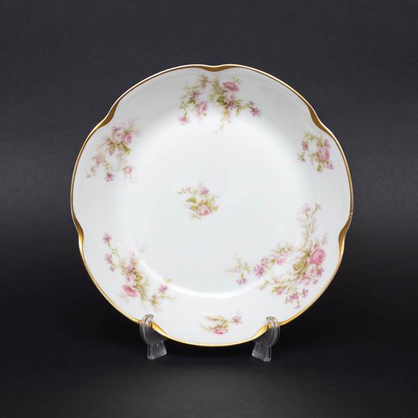 アビランドの薔薇柄（Schleiger 53）のスーププレート。アビランドは数百のパターンがあり、コレクターのArlene Schleigerがパターンブックにまとめました。こちらはその中で"Schleiger 53"に分類されれたもの。花...