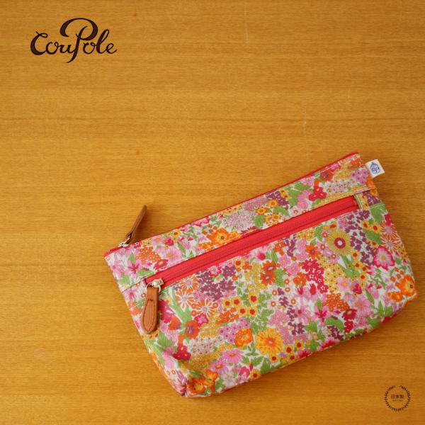 水や汚れに強い！リバティプリントが目を惹く、バッグにもなる万能ポーチLIBERTYの雰囲気に合わせて、ファスナーつまみ、金具留めには本革を使用。高級感あるすてきなポーチです。ちょっとしたお出かけにも便利なSサイズ。丁度お財布と携帯電話が入る...